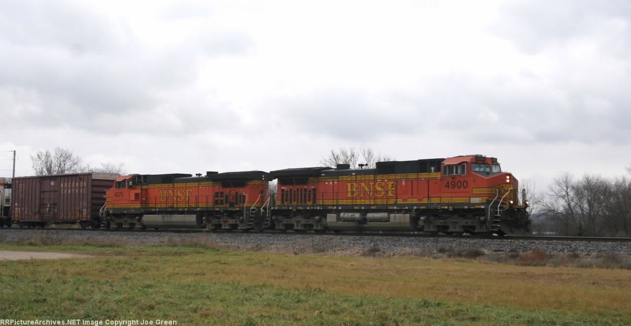 BNSF 4900